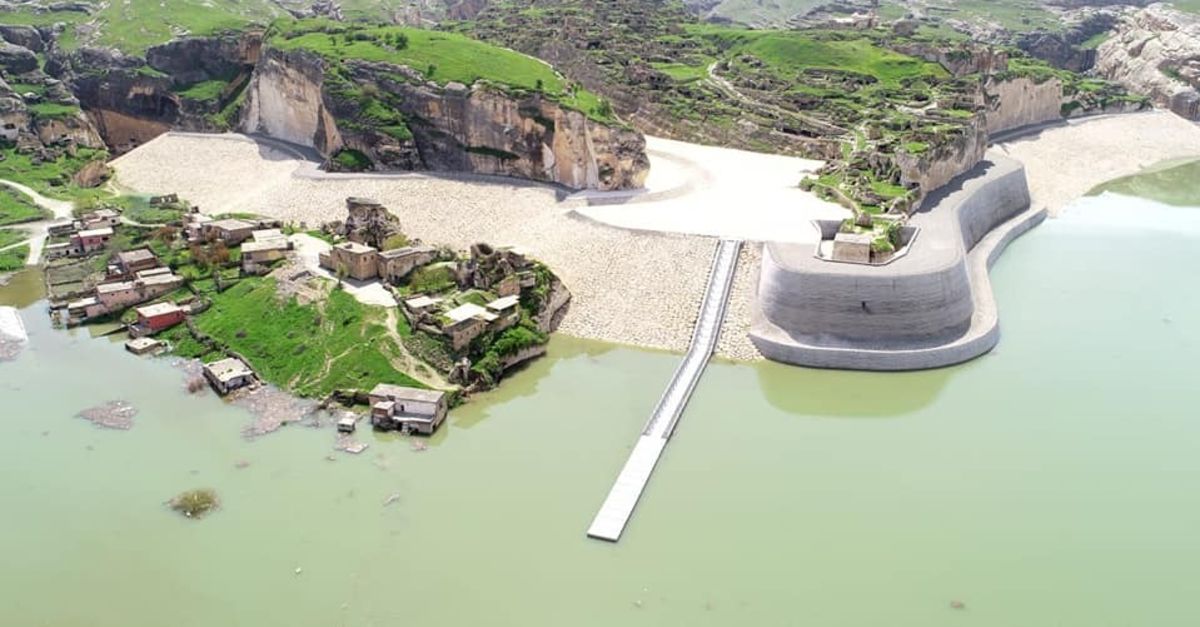 Why Us? - Farbam Marine